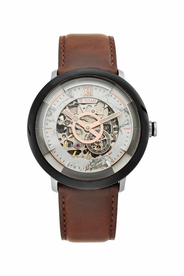 Buy TITAN Mens Grandmaster II White Dial Mechanical Watch 1848KL01 ...